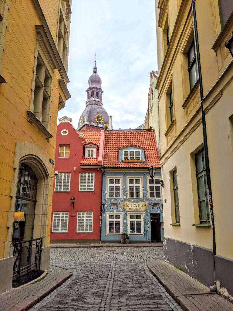 Two Nights in Rakish Riga ⋆ The Balkans and Beyond
